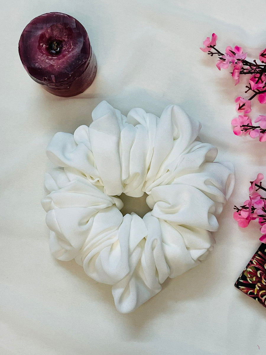 White Scrunchie – DaalAin